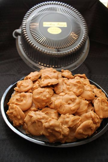 Praline Trays 25 piece – Southern Fixings Pralines